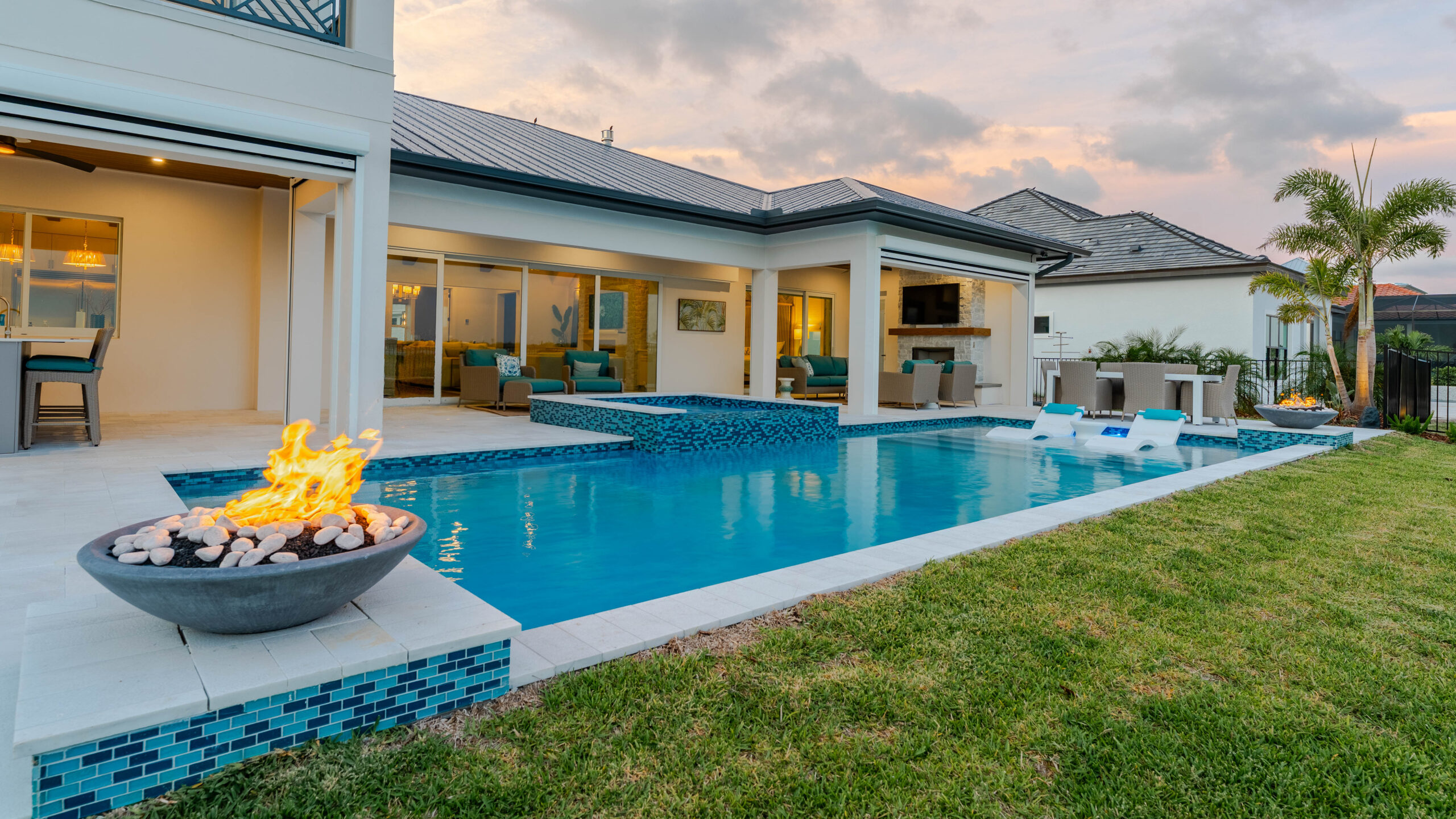 Family Pools – Waterside Place